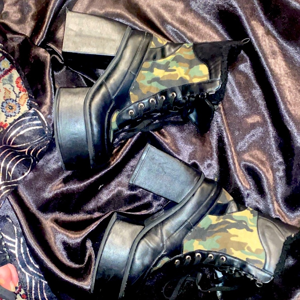 Ocho Chunky Military Goth Camo Platform Lace up Boots… - Gem